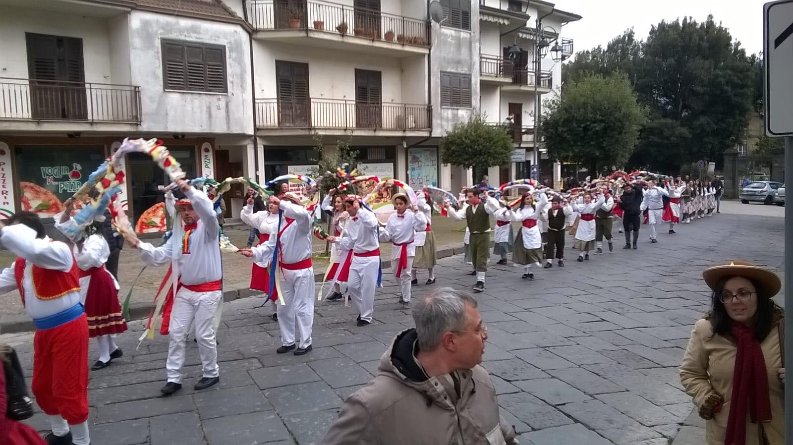 FORINO: LE FOTO PIU BELLE DEL CARNEVALE FORINESE - binews.it