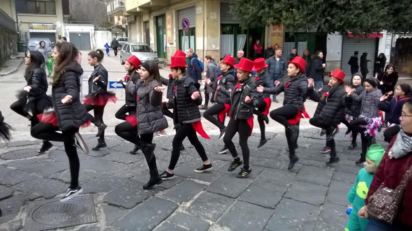 FORINO: LE FOTO PIU BELLE DEL CARNEVALE FORINESE - binews.it