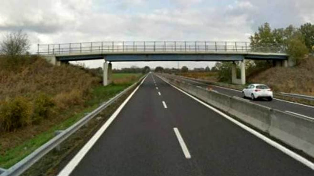 SPERONE. Cavalcavia 22 della A16 chiuso da un anno, dipendenti Euronut ...