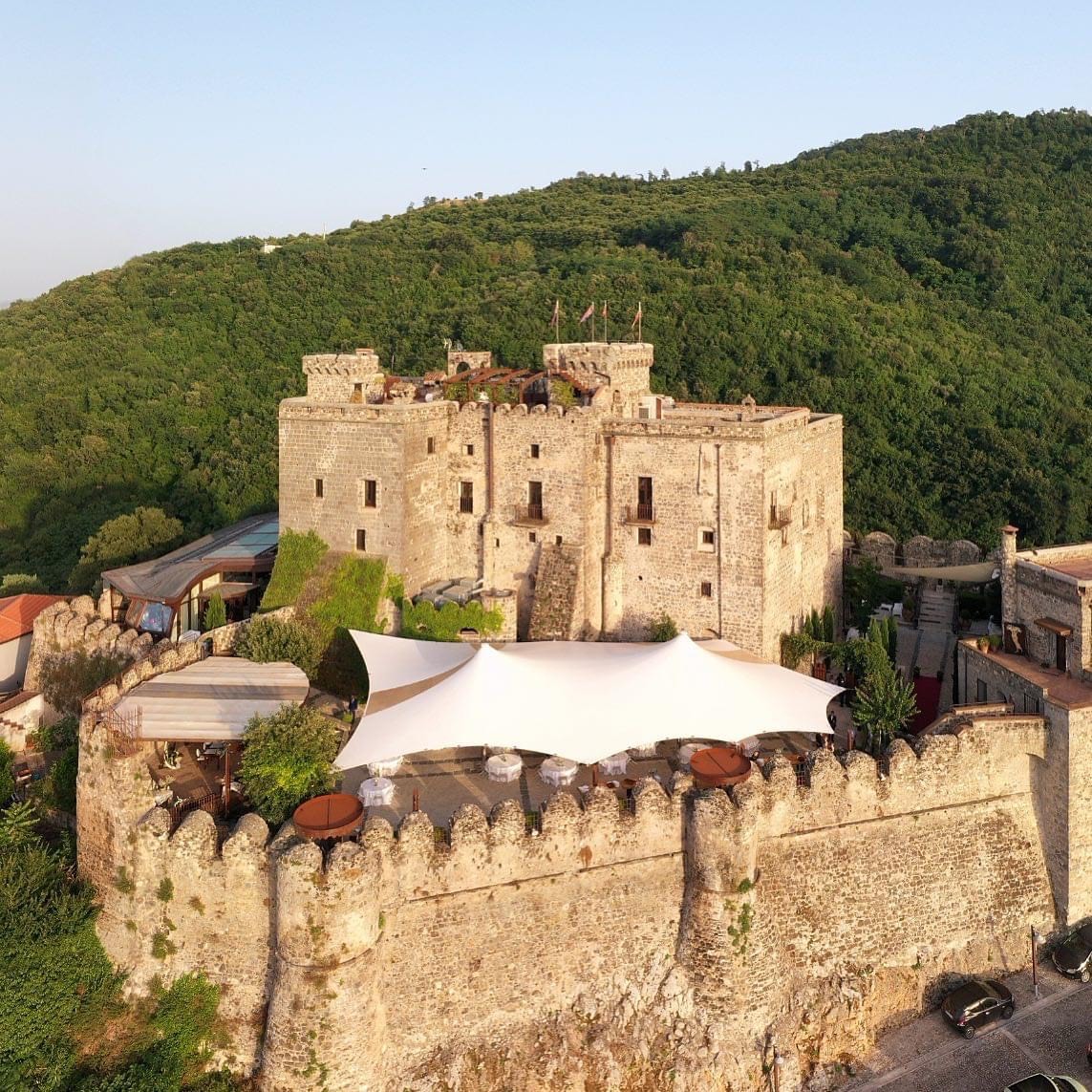 Castello di Limatola, inaugura il nuovo “Le Torri” Sunset Rooftop Bar ...