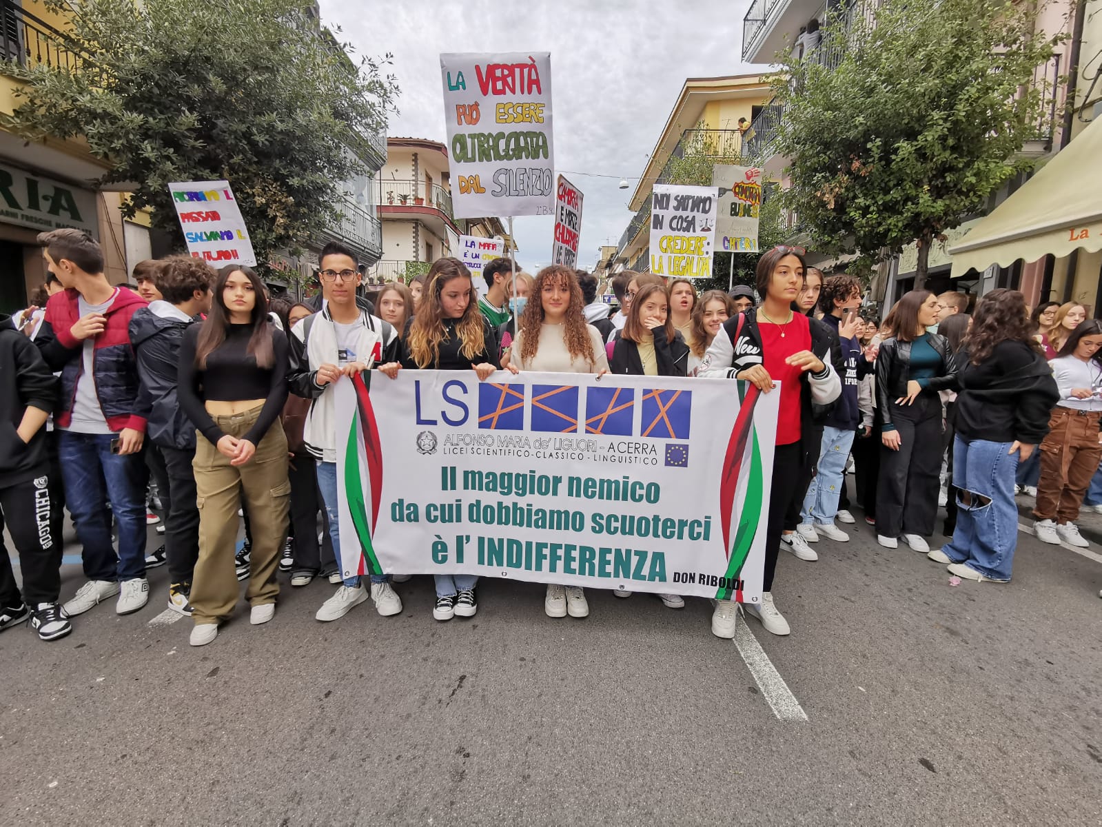 ACERRA -La Marcia Anticamorra del Liceo “De’ Liguori” - binews.it