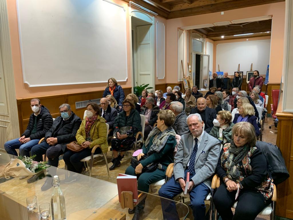 AVELLINO: E’ STATO PRESENTATO AL CIRCOLO DELLA STAMPA IL LIBRO CREATURE ...