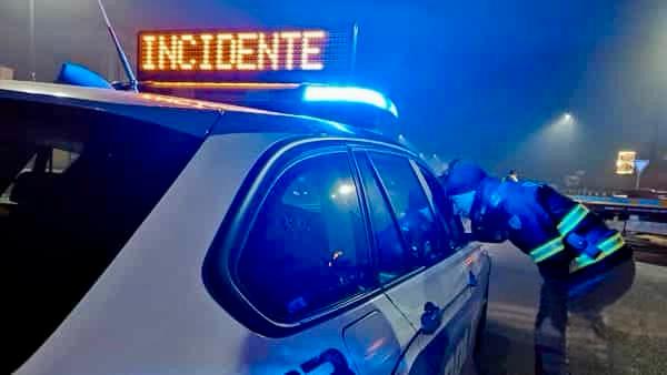 Tragedia sull’A2, camion si schianta contro il guardrail: muore un ...